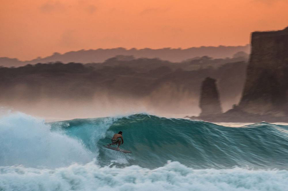 Surf Coaching Retreat - Nusa Tenggara Timor - SECRET Spot