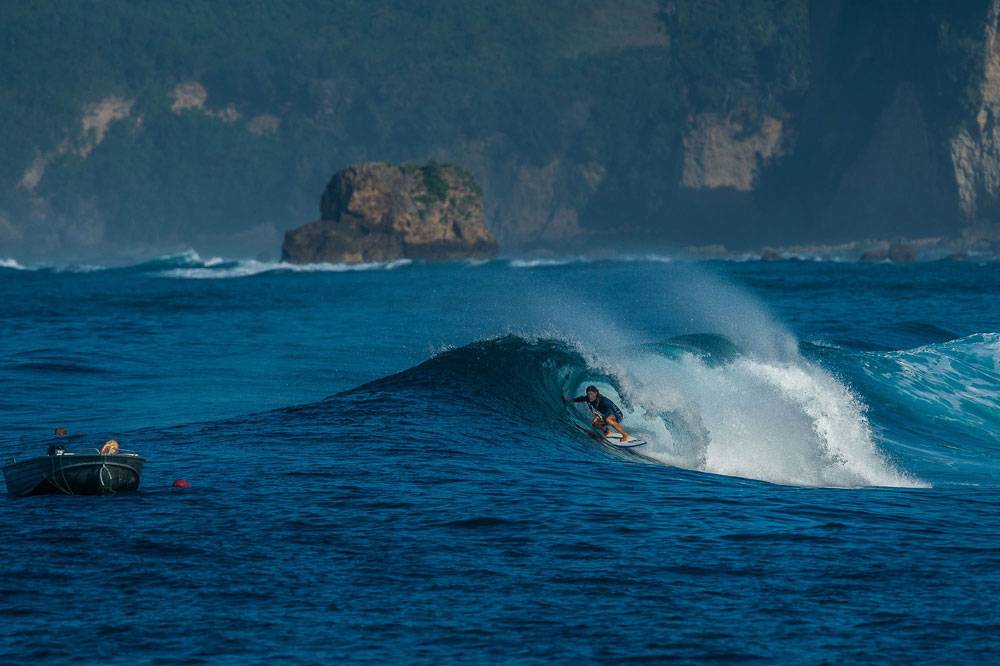 Surf Coaching Retreat - Nusa Tenggara Timor - SECRET Spot